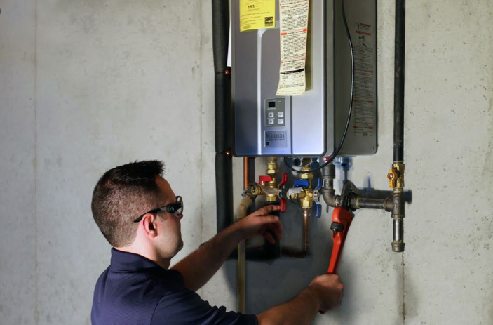 Professional Tankless Water Heater Installation | CLOG KINGS
